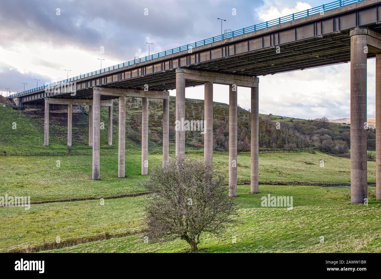 Massives Viadukt Stockfotos und -bilder Kaufen - Alamy