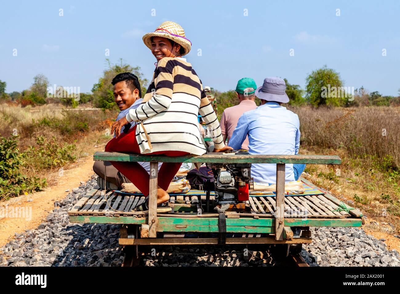 Bamboo train cambodia -Fotos und -Bildmaterial in hoher Auflösung – Alamy