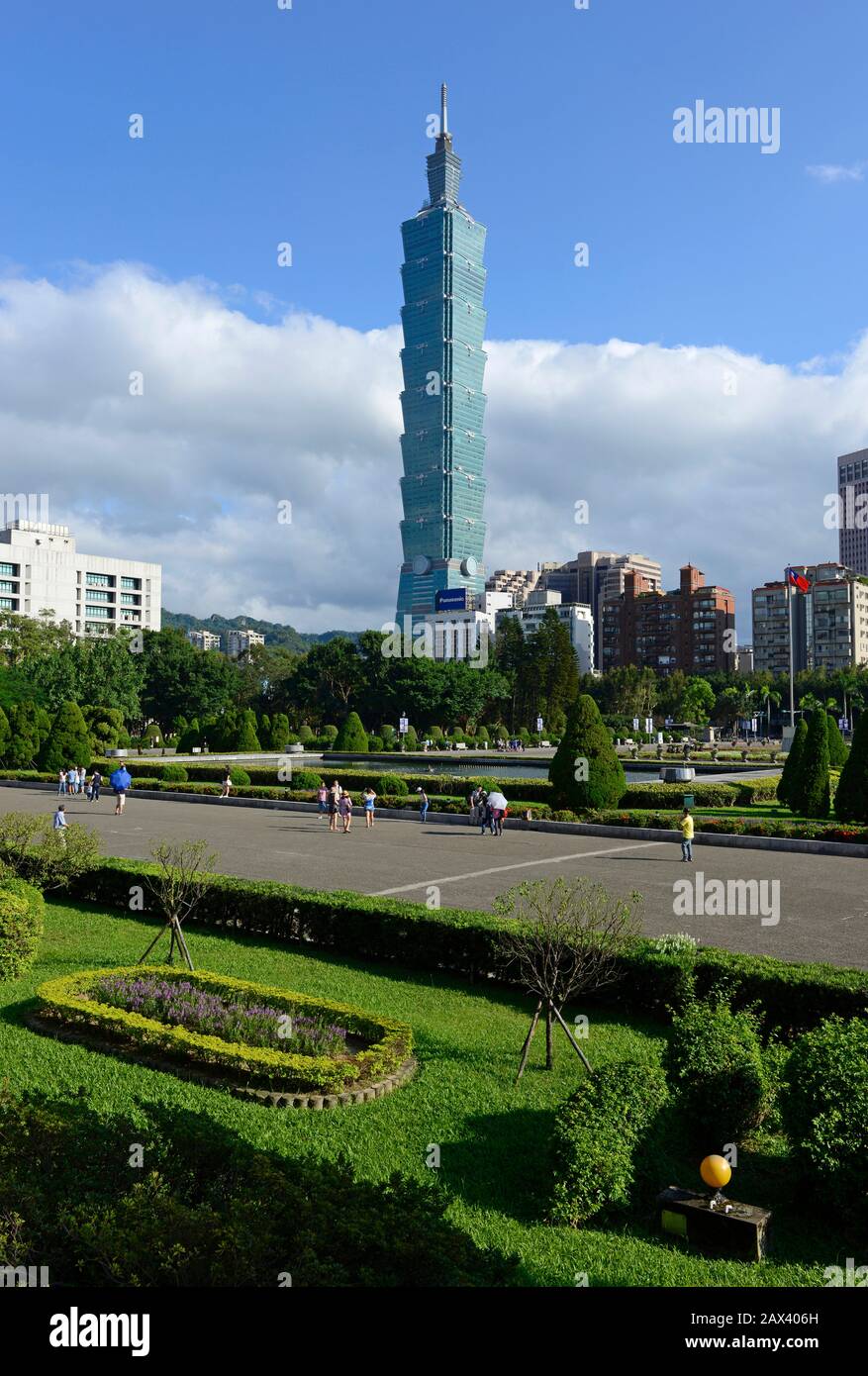 Hochhaus taipeh -Fotos und -Bildmaterial in hoher Auflösung – Alamy