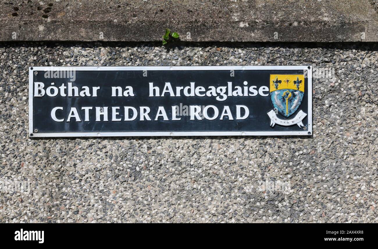 Road sign donegal -Fotos und -Bildmaterial in hoher Auflösung – Alamy