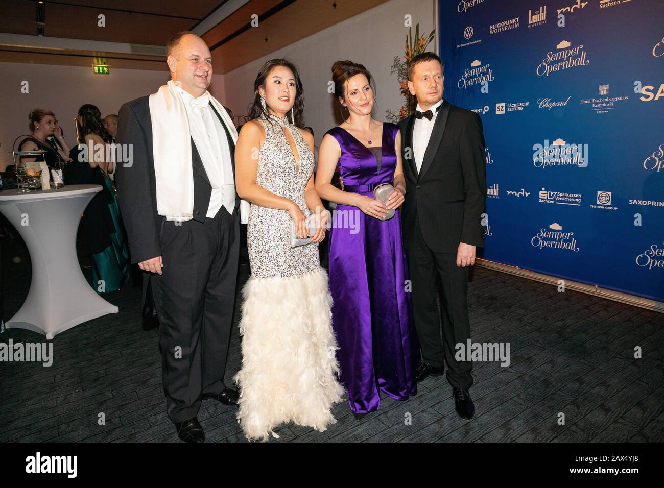 Dirk Hilbert mit Ehefrau Su Yeon Hilbert und Michael Kretschmer mit ...