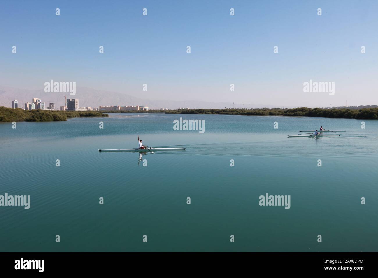 Ruderer im wasser rudern Stockfotos und -bilder Kaufen - Alamy