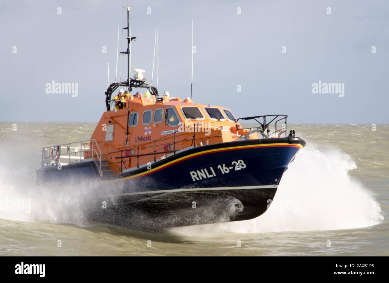 Rettungsboot reagiert auf notfall -Fotos und -Bildmaterial in hoher ...