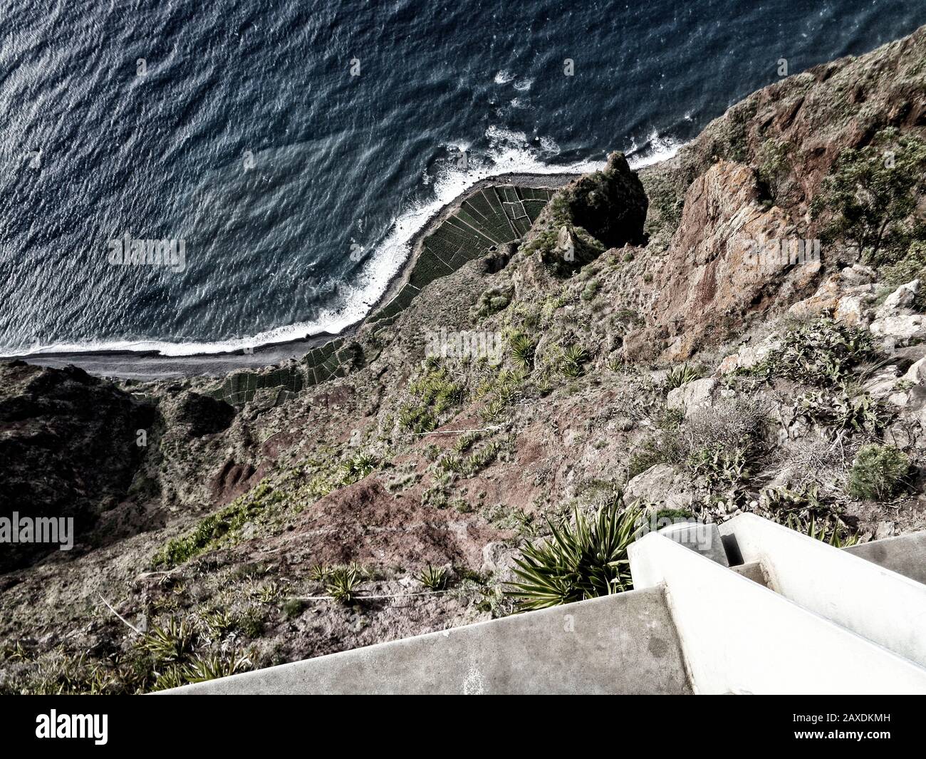Cabo girao klippen skywalk -Fotos und -Bildmaterial in hoher Auflösung ...