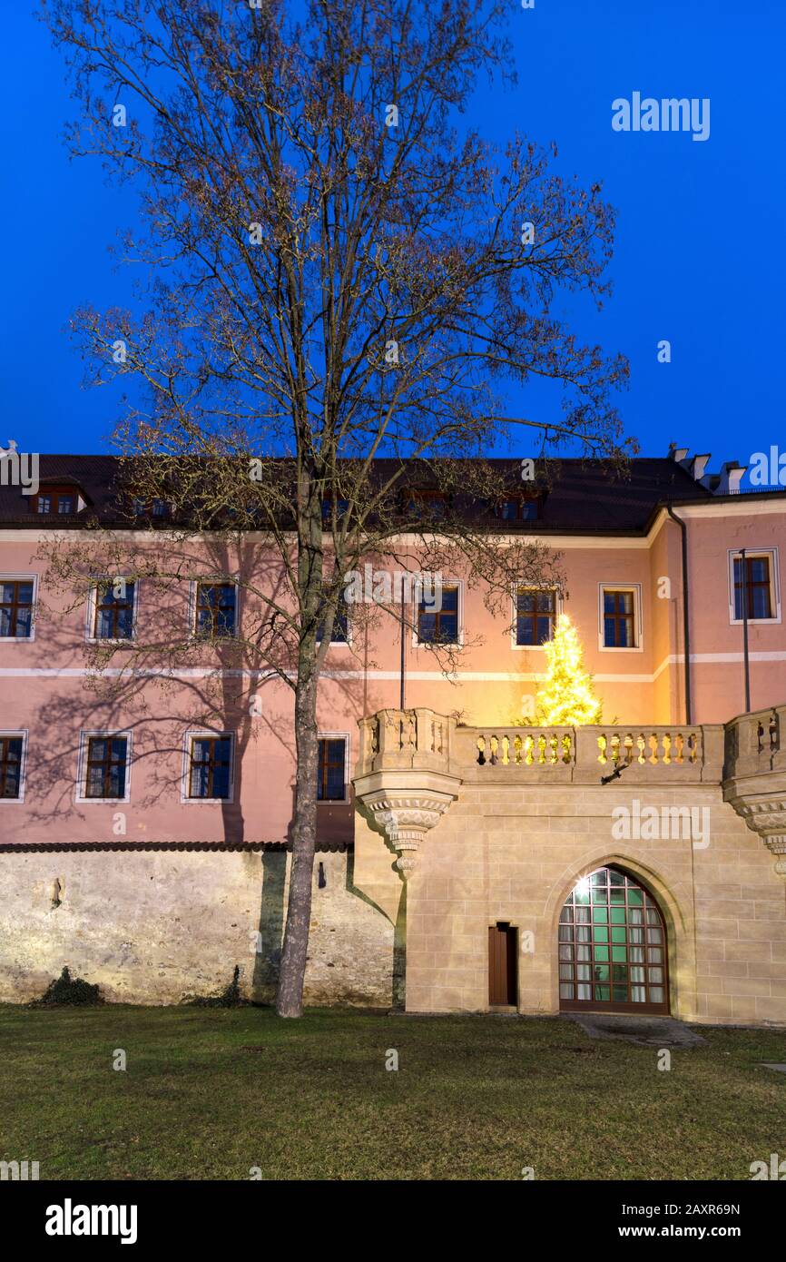 Neues Schloss, Stadtmauer, Abend, Amberg, Oberpfalz, Bayern ...