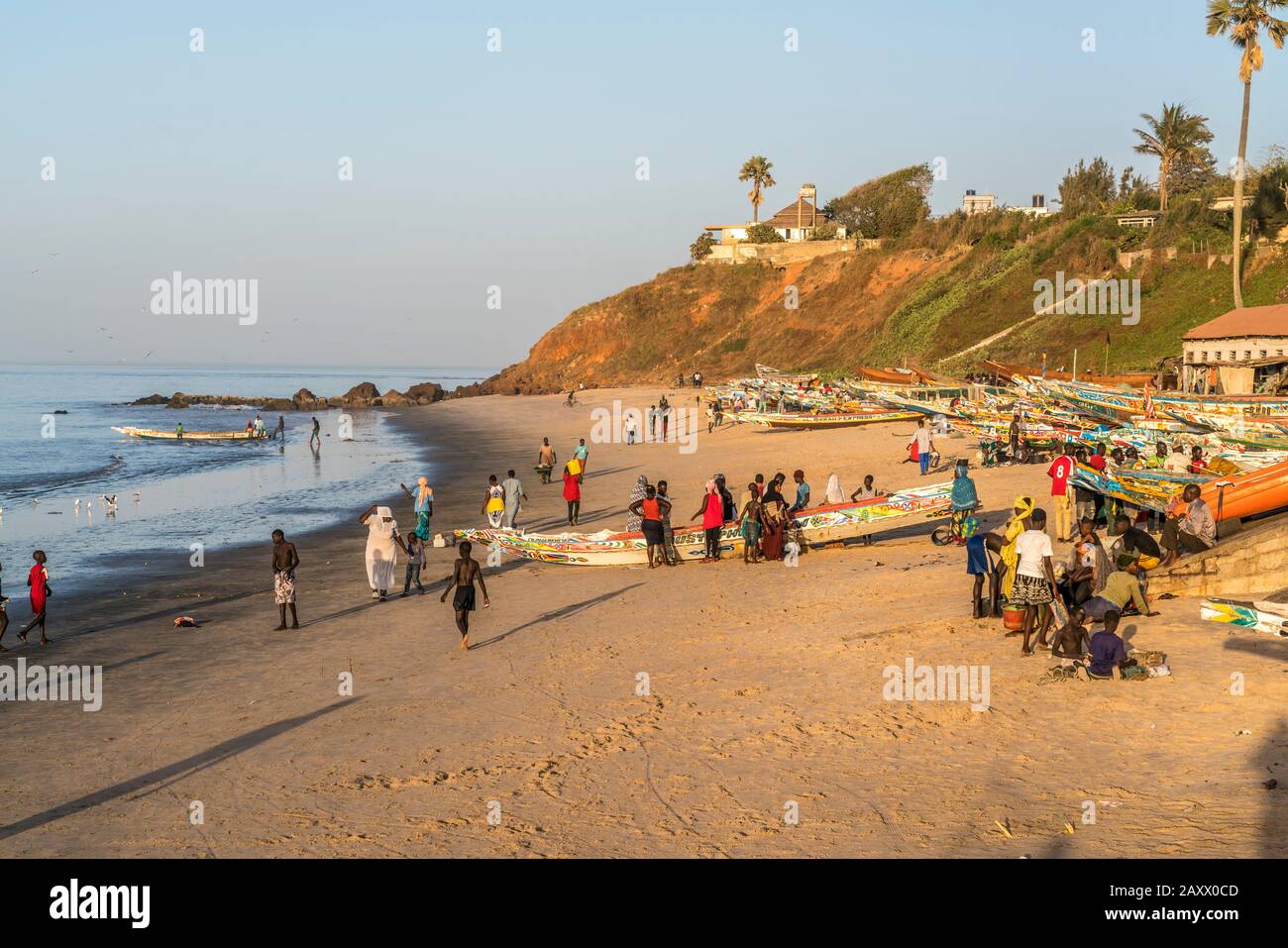 Gambia fish market bakau -Fotos und -Bildmaterial in hoher Auflösung ...