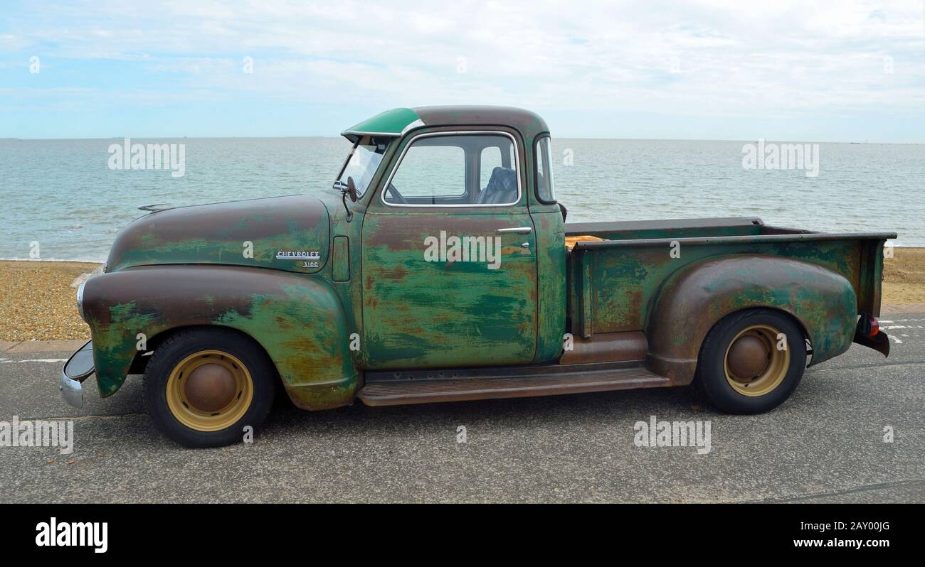 Rostiger alter amerikanischer pick up truck -Fotos und -Bildmaterial in ...
