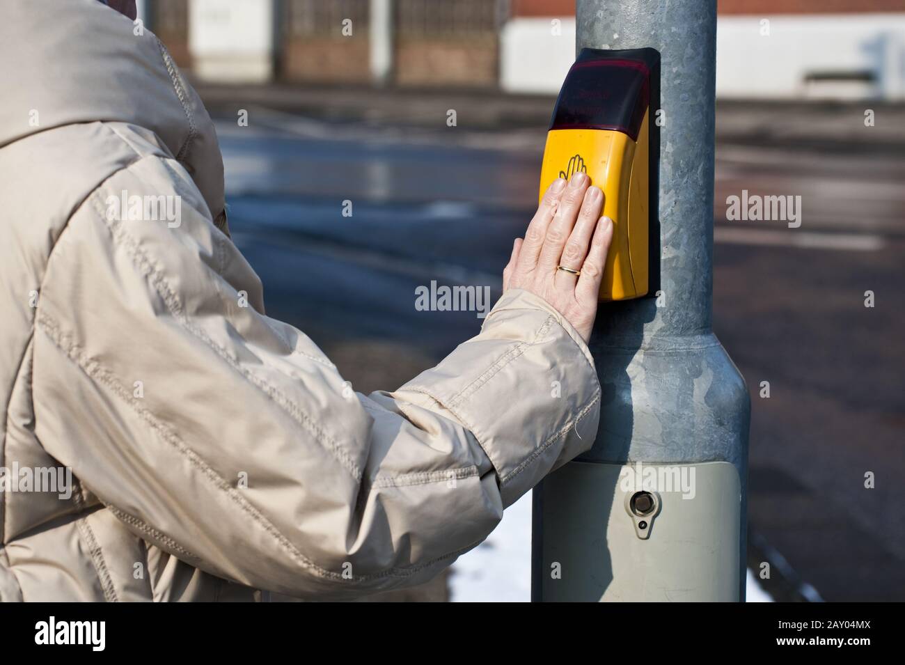 Knopf drücken -Fotos und -Bildmaterial in hoher Auflösung – Alamy