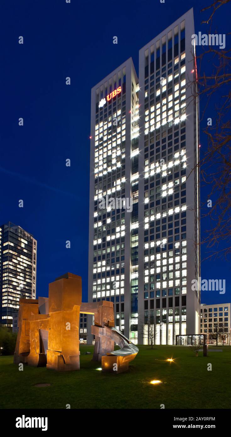 Opernturm tower -Fotos und -Bildmaterial in hoher Auflösung – Alamy