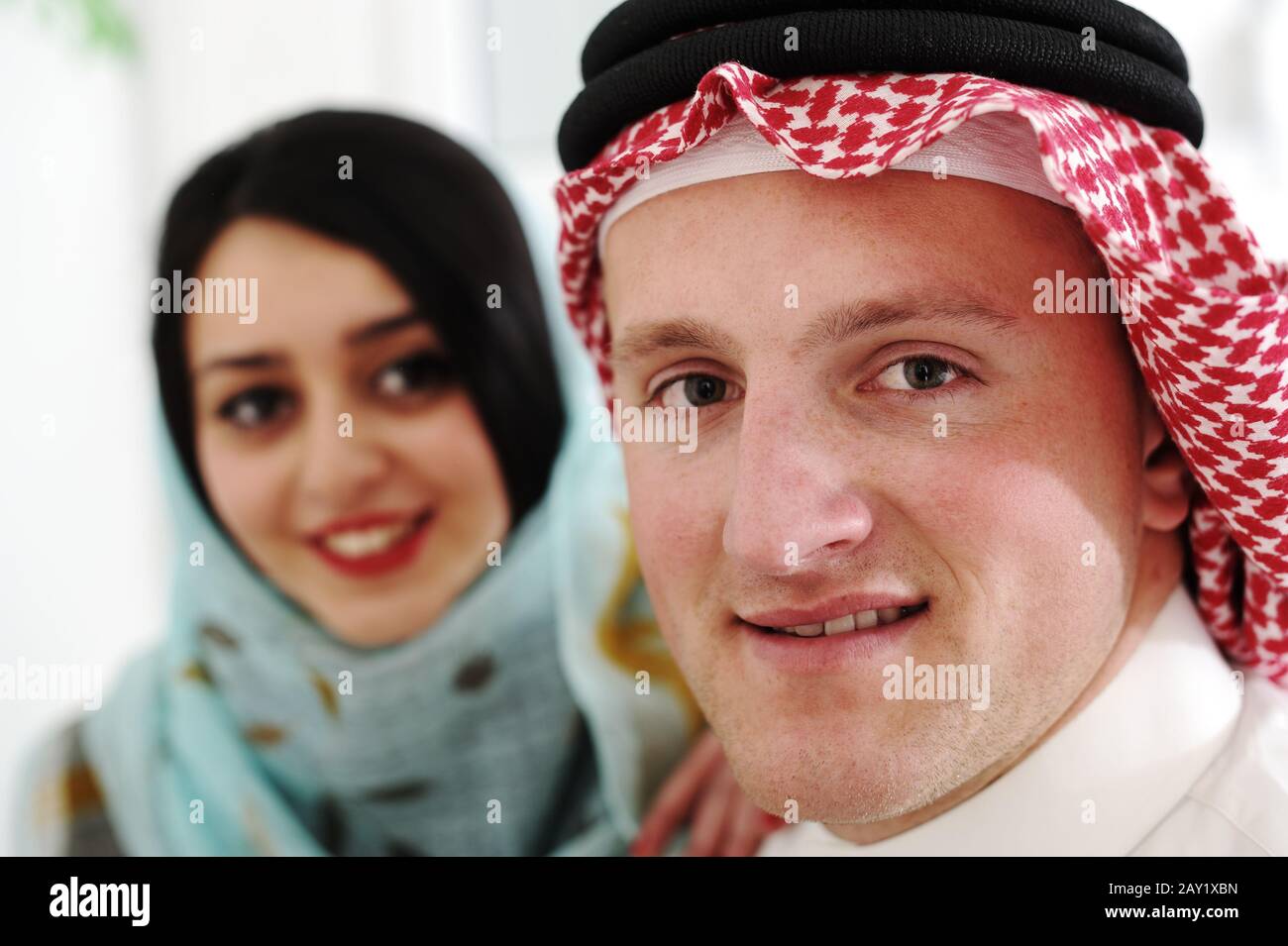 Abaya Couple Stockfotos und -bilder Kaufen - Alamy