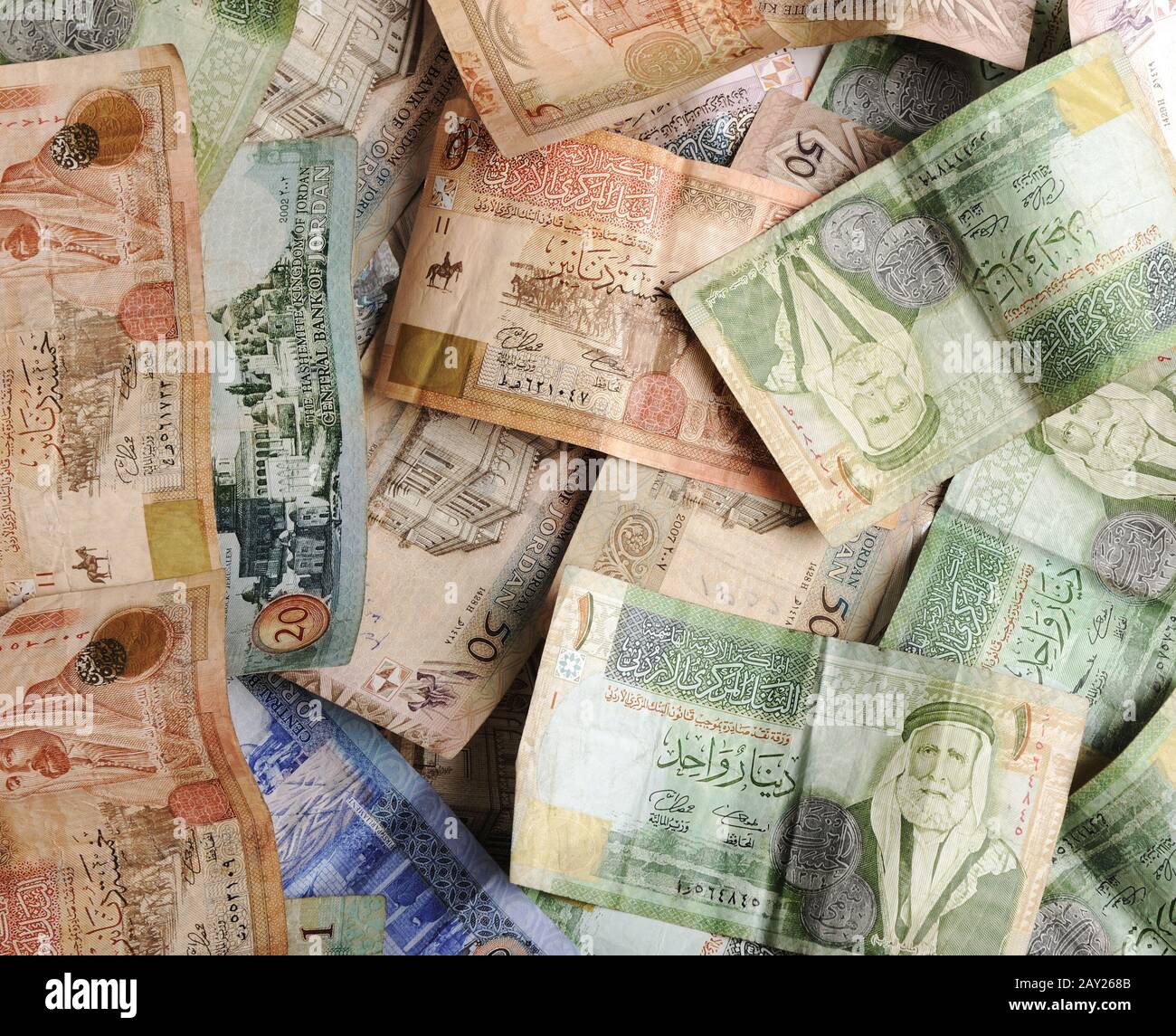 Saudi arab banknotes -Fotos und -Bildmaterial in hoher Auflösung – Alamy