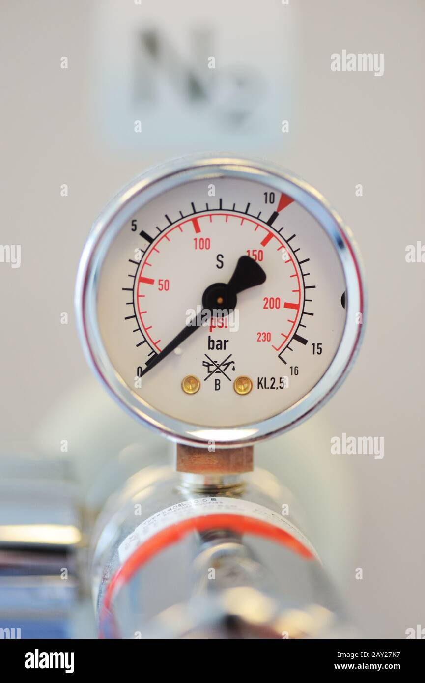 Barometer vakuum -Fotos und -Bildmaterial in hoher Auflösung – Alamy