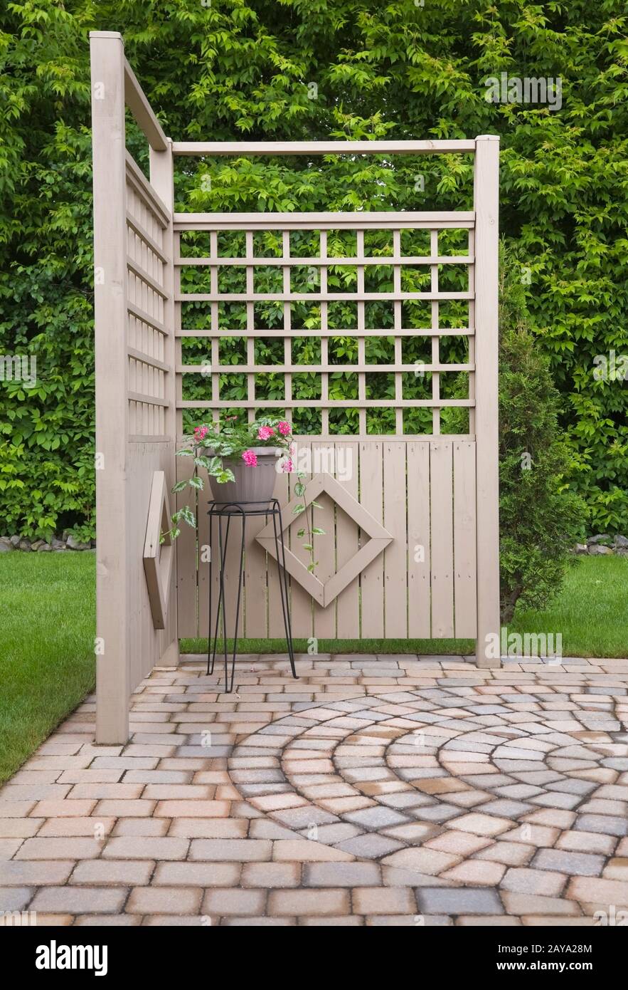 Patio pavers -Fotos und -Bildmaterial in hoher Auflösung – Alamy
