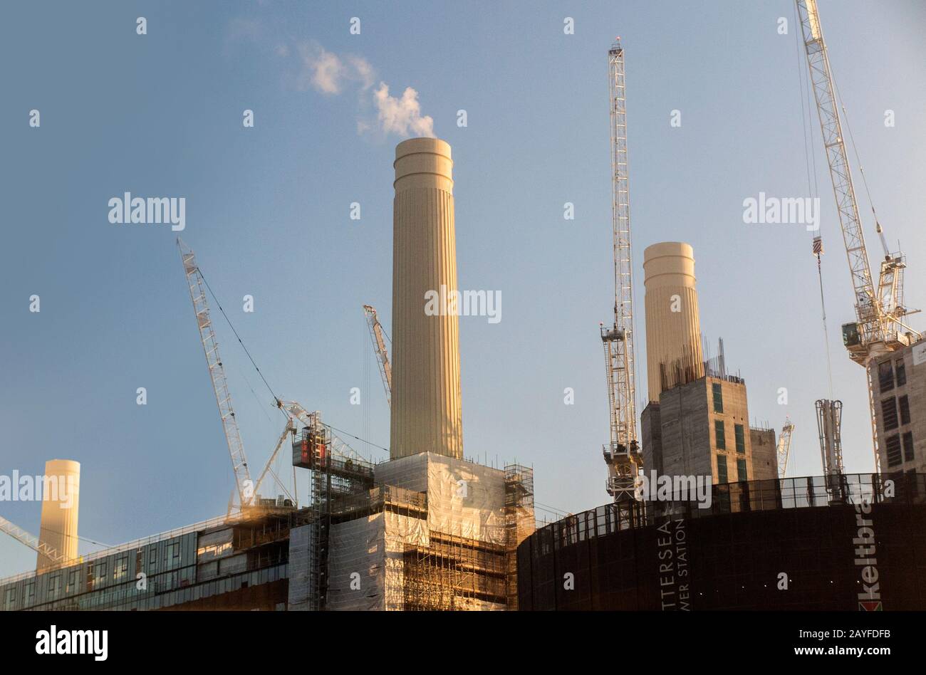 Dampf und Wasserdampf werden erstmals seit Jahrzehnten aus einem der ...