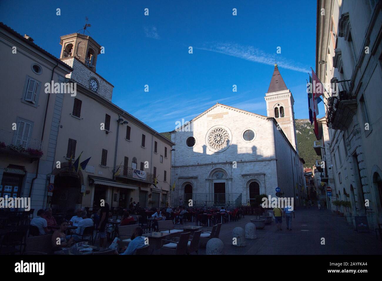 Gualdo taldino altstadt -Fotos und -Bildmaterial in hoher Auflösung – Alamy
