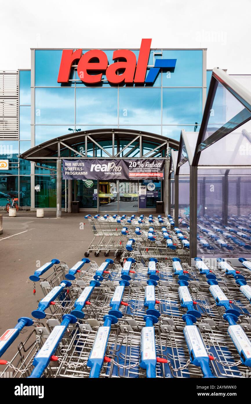 Supermarkt lager deutschland -Fotos und -Bildmaterial in hoher ...