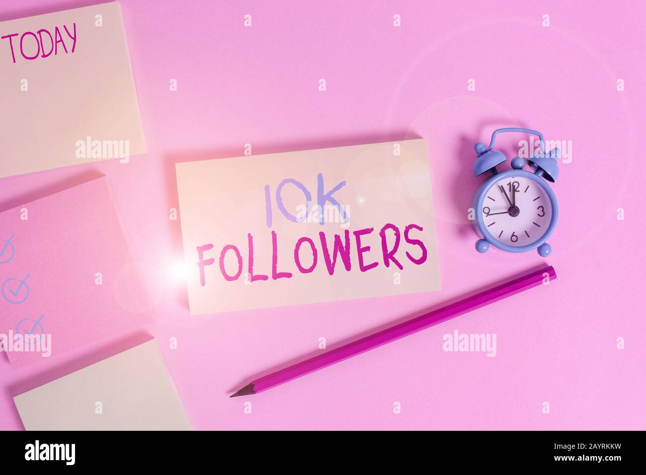 Danke follower tausend follower -Fotos und -Bildmaterial in hoher ...