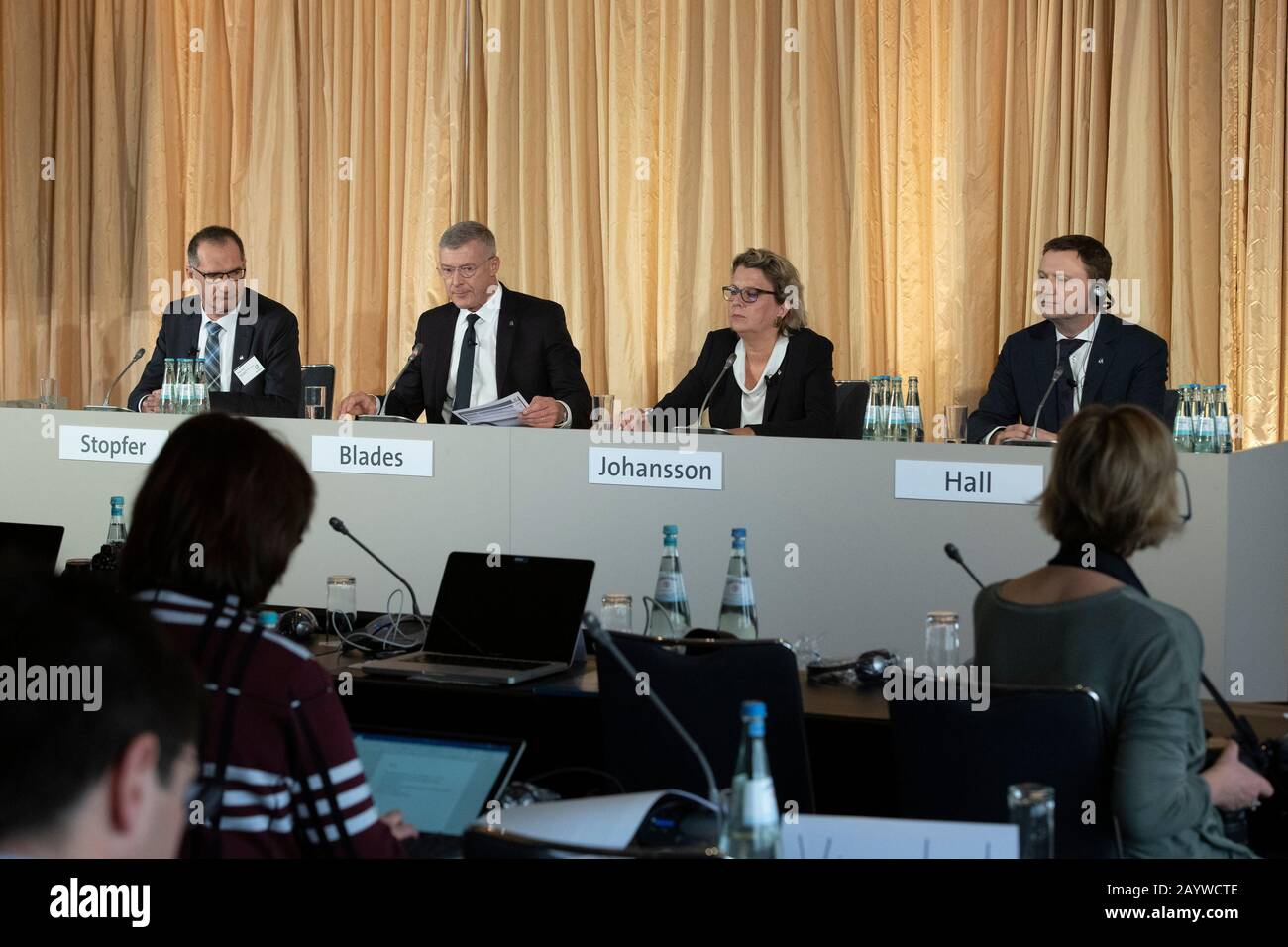 Von links: Peter STOPFER, Konzernsprecher, Leiter Corporate ...