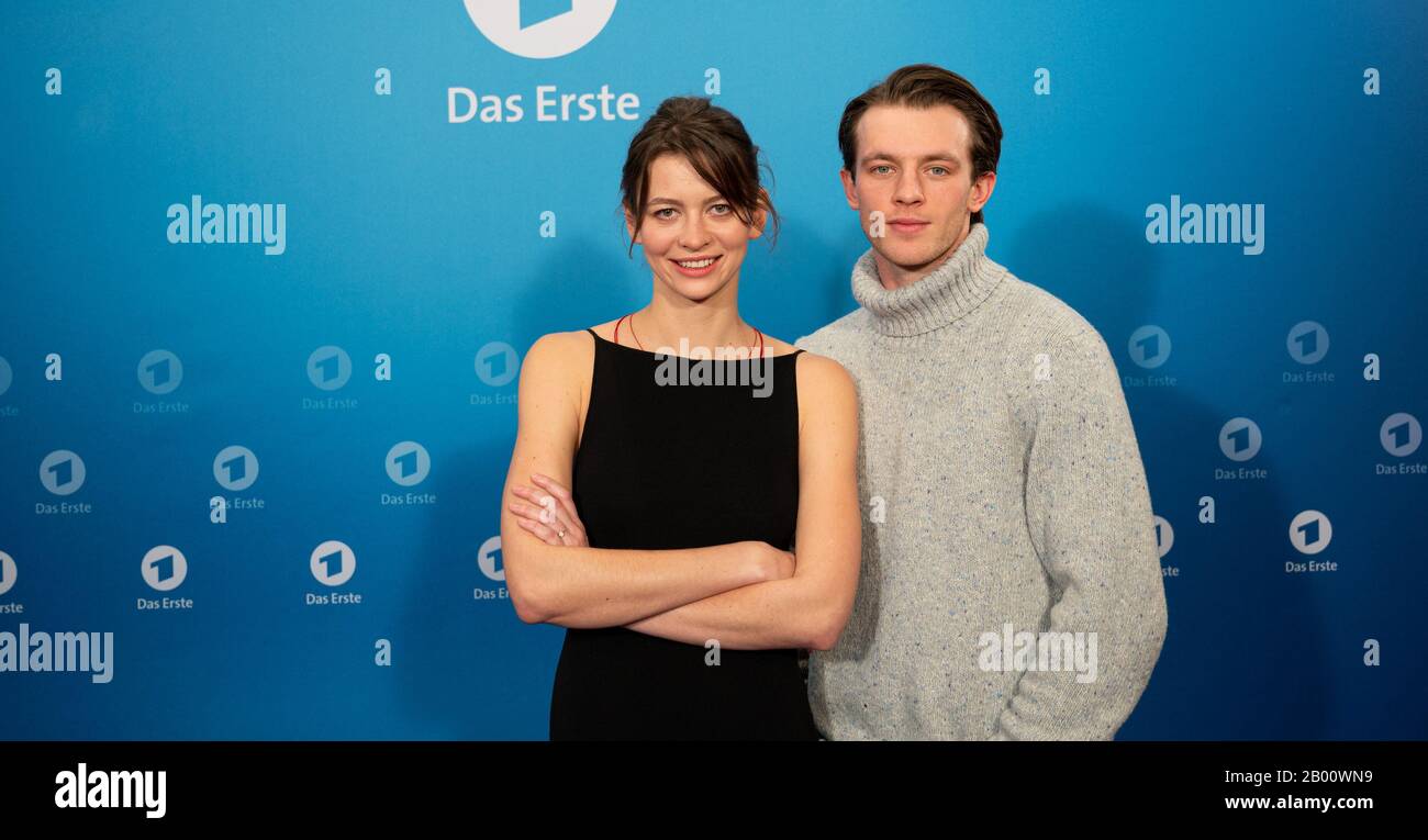 Hamburg, Deutschland. Februar 2020. Die Schauspieler Jannis Niewöhner ...