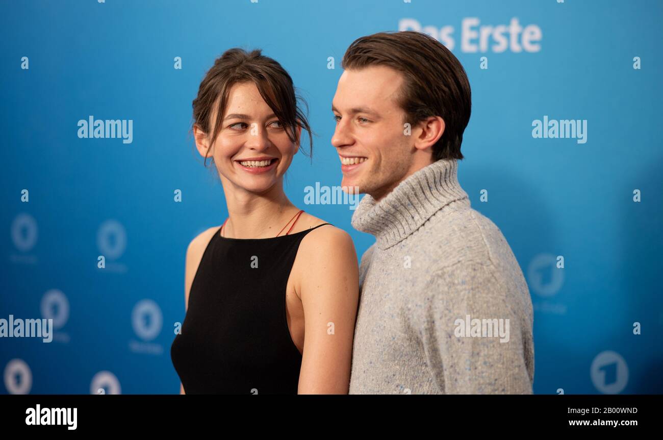 Hamburg, Deutschland. Februar 2020. Die Schauspieler Jannis Niewöhner ...
