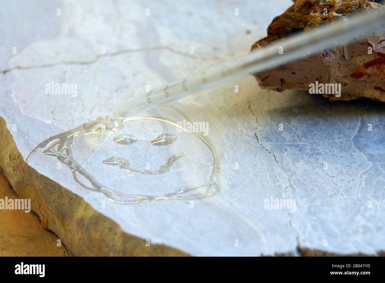 Happy face emoticon -Fotos und -Bildmaterial in hoher Auflösung – Alamy