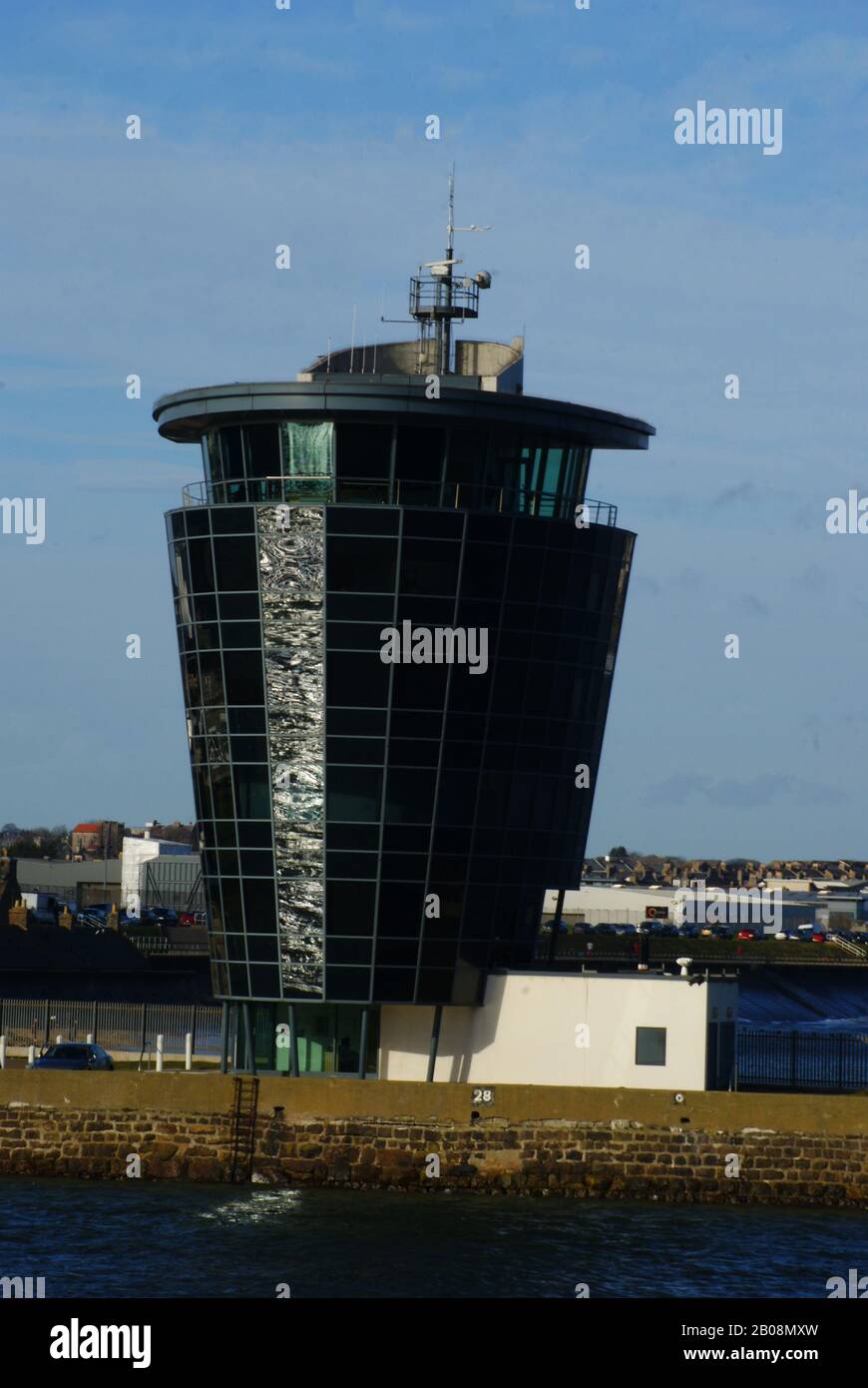 Aberdeen shipping control center tower -Fotos und -Bildmaterial in ...