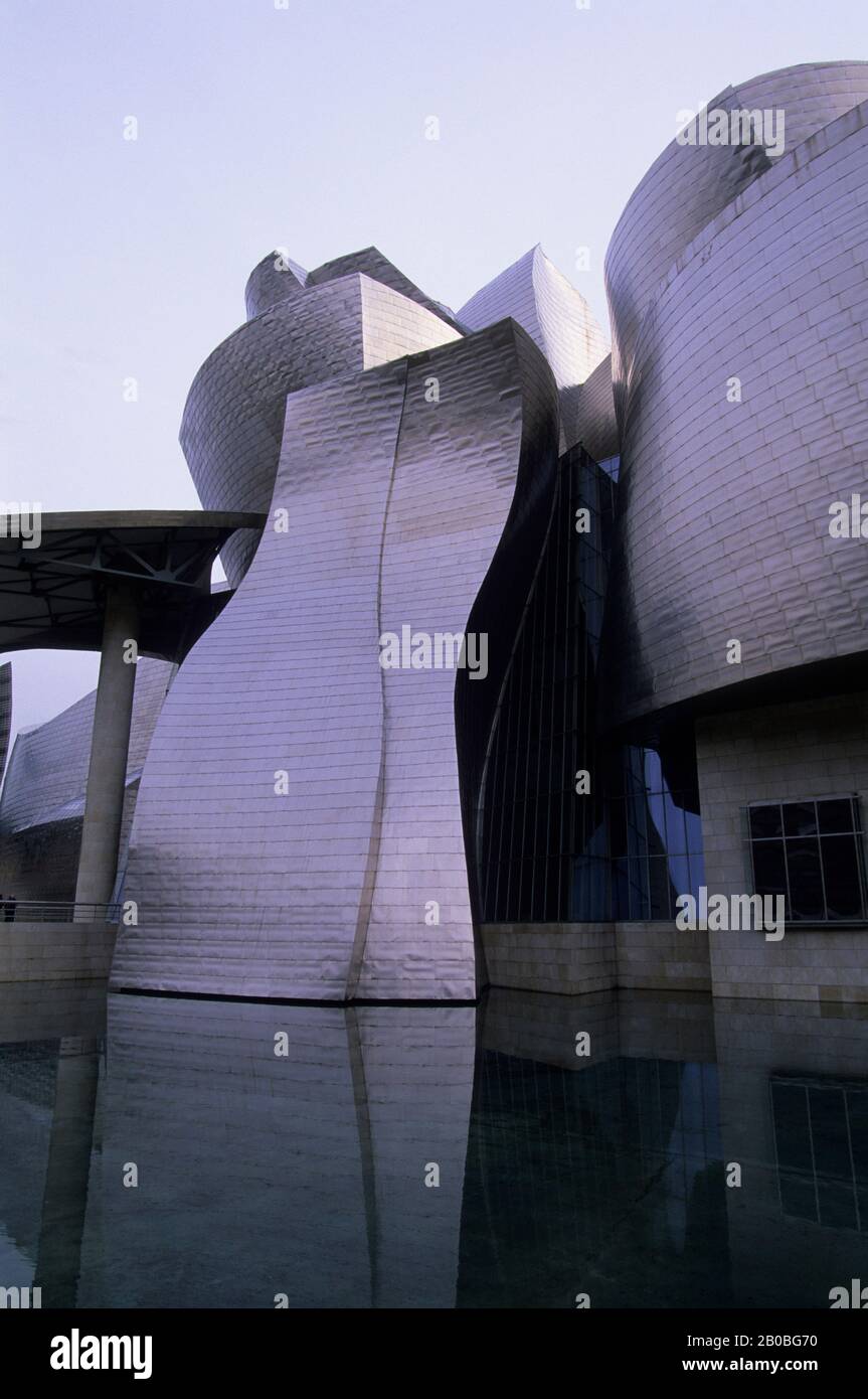Frank gehry architekt designer -Fotos und -Bildmaterial in hoher ...