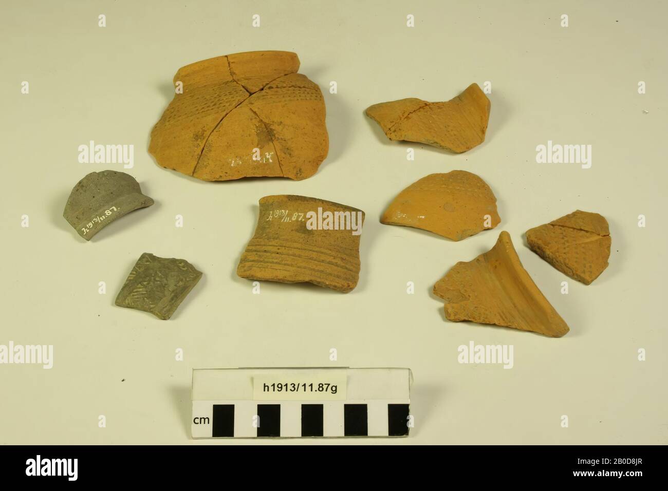 6 rote scherben -Fotos und -Bildmaterial in hoher Auflösung – Alamy