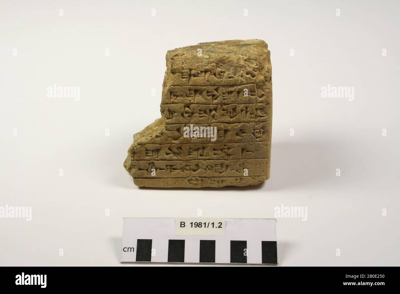 Sechszeilige keilschrift getrennt -Fotos und -Bildmaterial in hoher ...