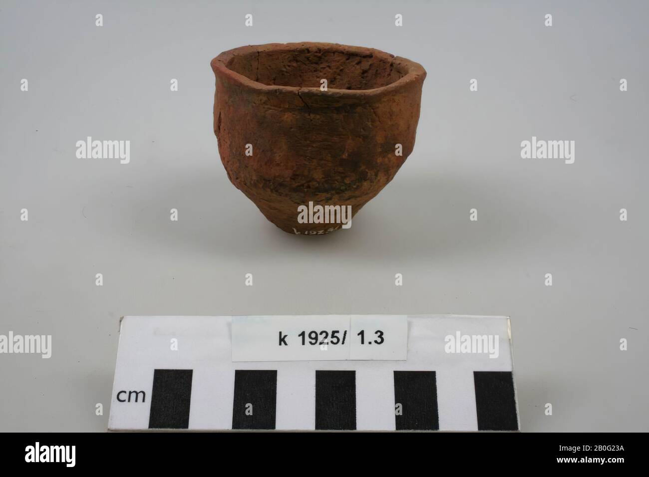 Erde biene -Fotos und -Bildmaterial in hoher Auflösung – Alamy