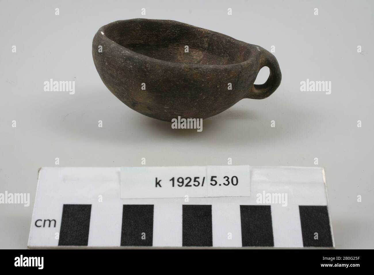 Urne zusammen -Fotos und -Bildmaterial in hoher Auflösung – Alamy