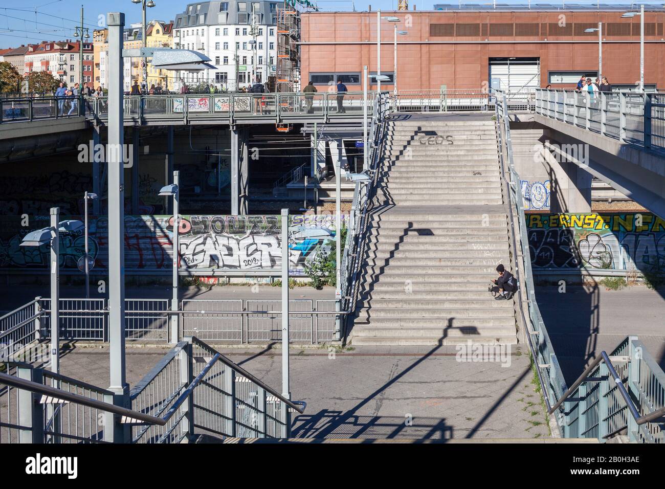 Warschauer bruecke -Fotos und -Bildmaterial in hoher Auflösung – Alamy