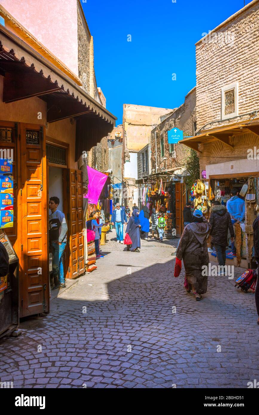 Marokkanischer Markt (Souk) in der Altstadt von Marrakesch, Marokko ...