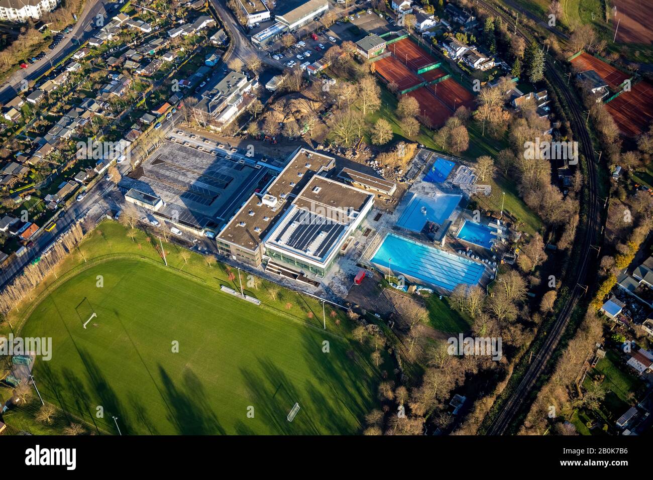 Flingern allwetterpool -Fotos und -Bildmaterial in hoher Auflösung – Alamy