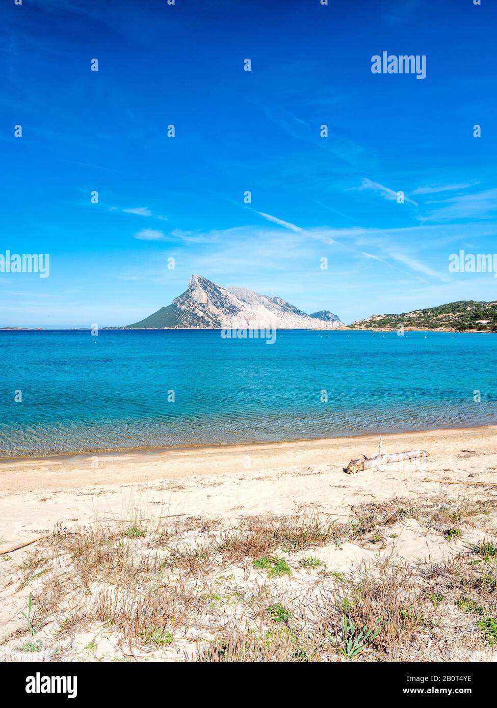 Tavolara hintergrund -Fotos und -Bildmaterial in hoher Auflösung – Alamy