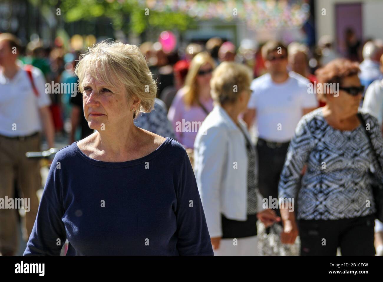 Frau mittleres alter -Fotos und -Bildmaterial in hoher Auflösung – Alamy