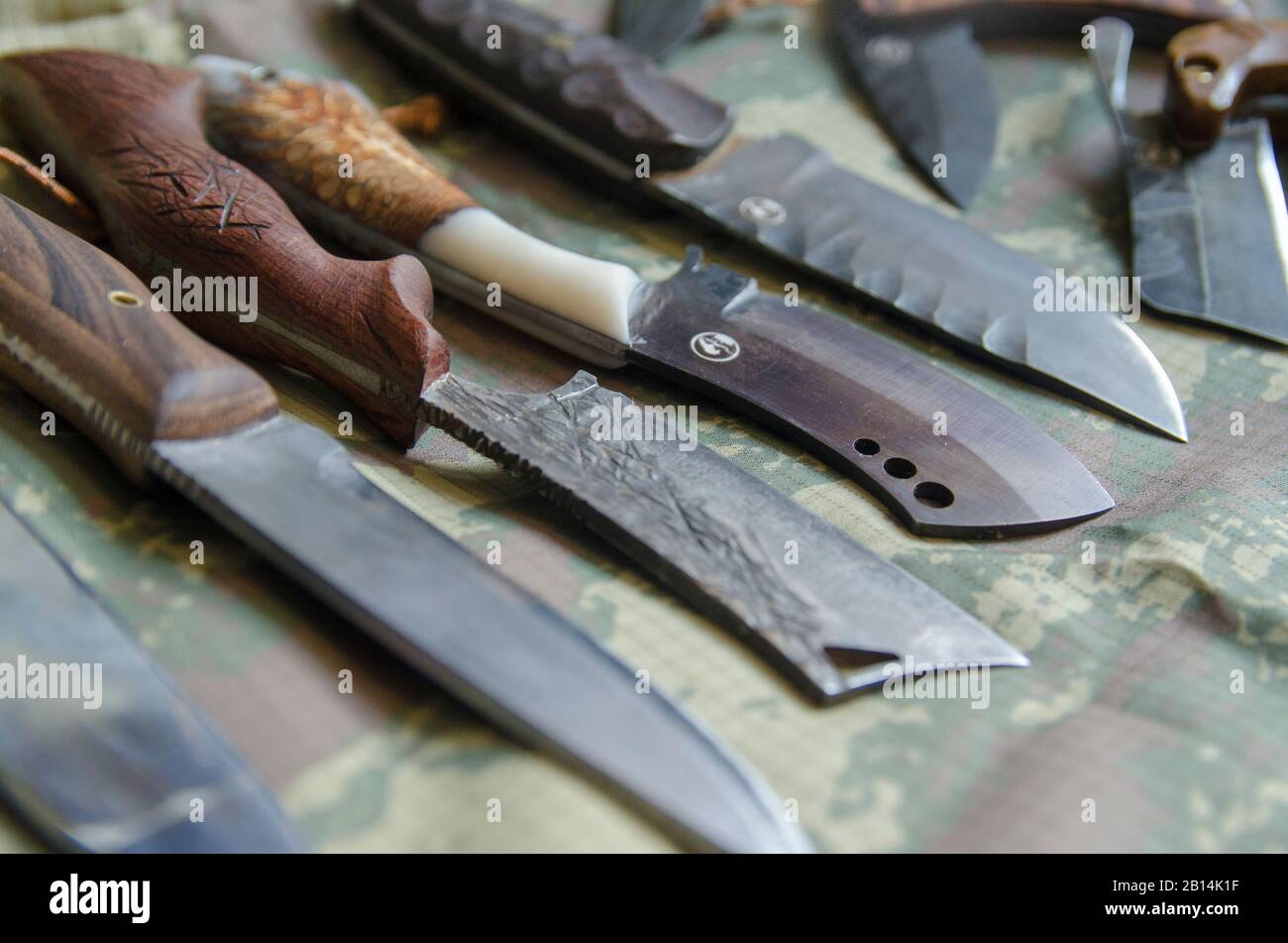 Bushcraft messer -Fotos und -Bildmaterial in hoher Auflösung – Alamy