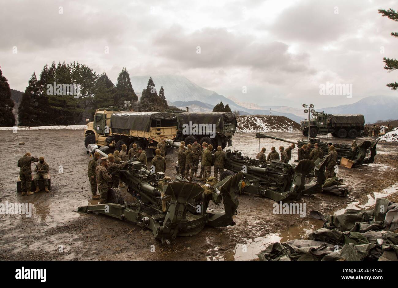 Artillery relocation training program -Fotos und -Bildmaterial in hoher ...