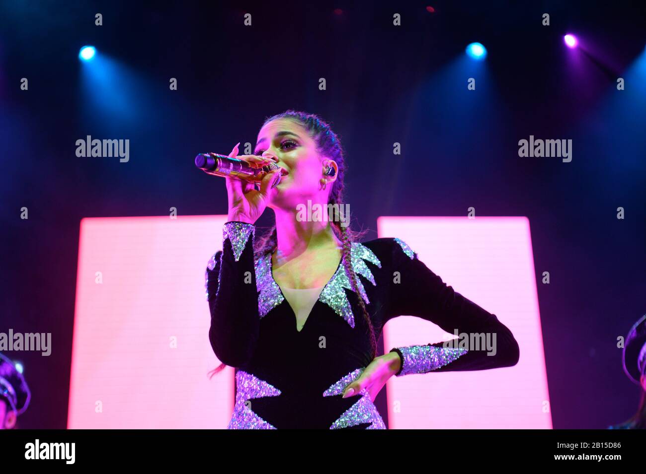 Tini stoessel 2019 2020 -Fotos und -Bildmaterial in hoher Auflösung – Alamy