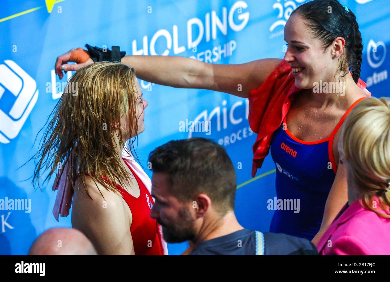 Kiew, UKRAINE - 6. AUGUST 2019: Sofia LYSKUN aus der Ukraine (L) nimmt ...