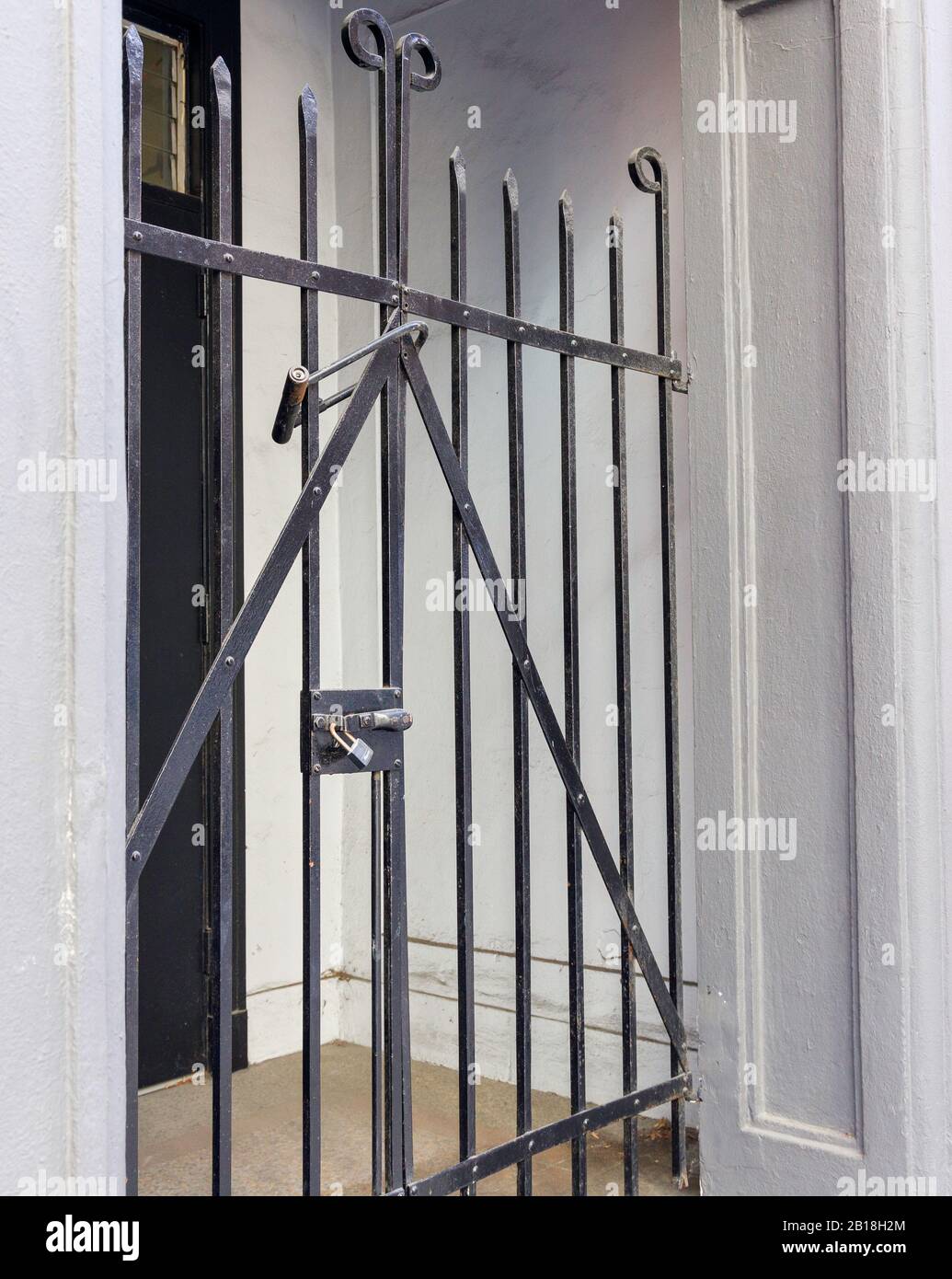 Verschlossenes tor -Fotos und -Bildmaterial in hoher Auflösung – Alamy