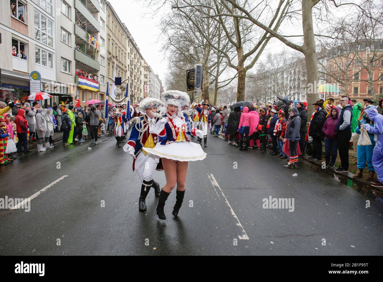 Rosenmontag karneval parade -Fotos und -Bildmaterial in hoher Auflösung ...