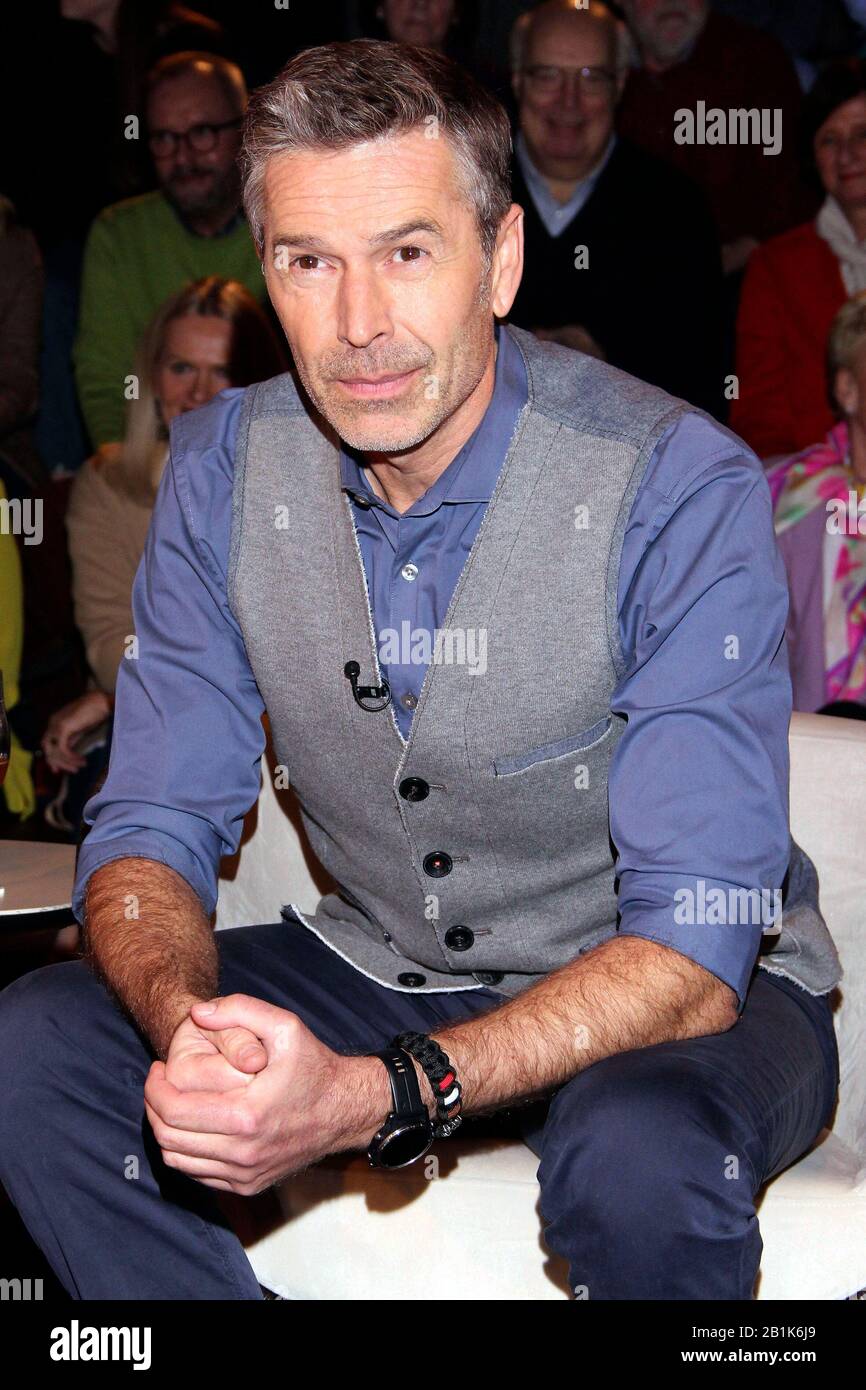 Dirk Steffens bei der Aufnahme der ZDF-Talkshow 'Markus Lanz' im ...