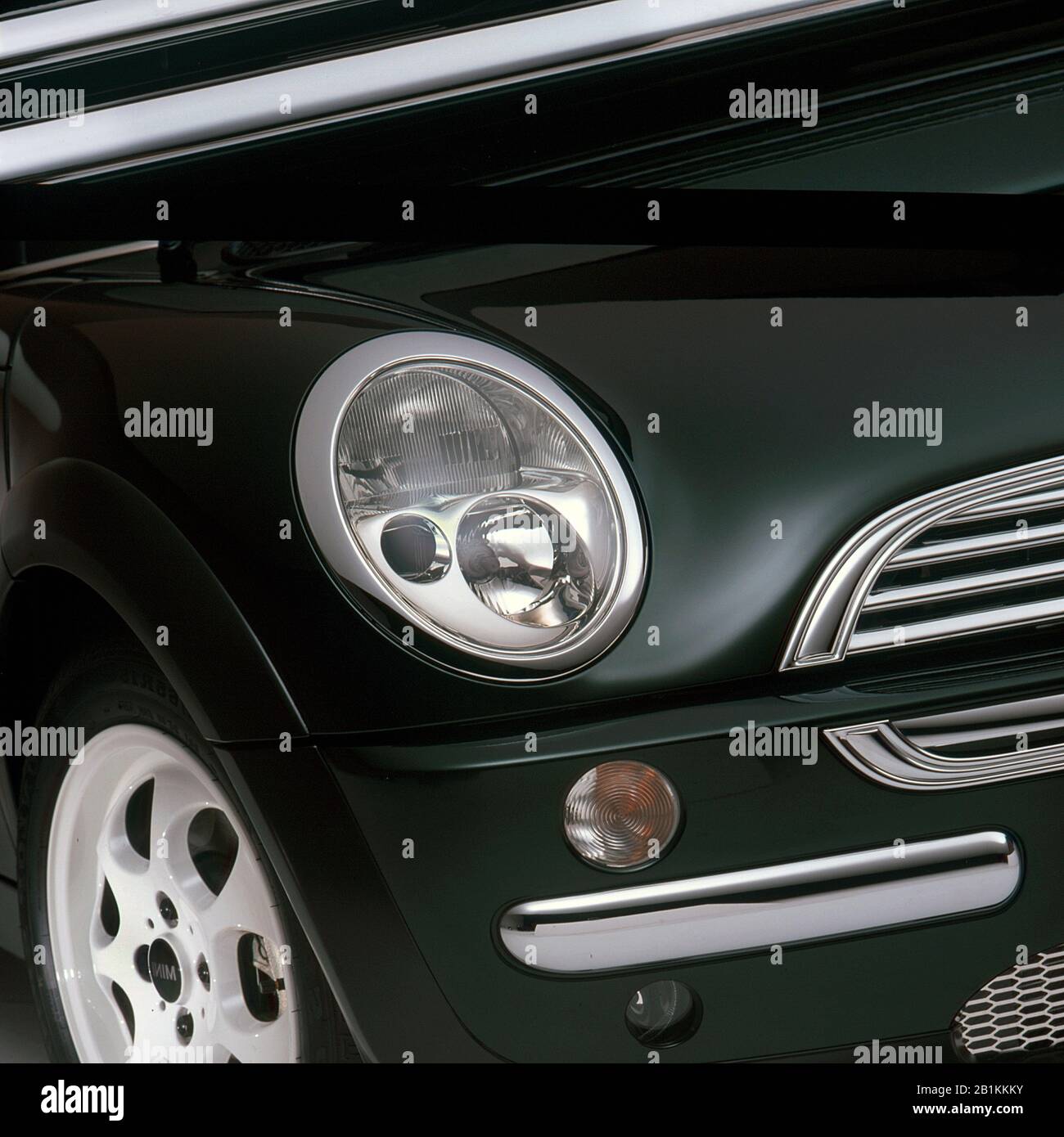 Erste bmw mini -Fotos und -Bildmaterial in hoher Auflösung – Alamy