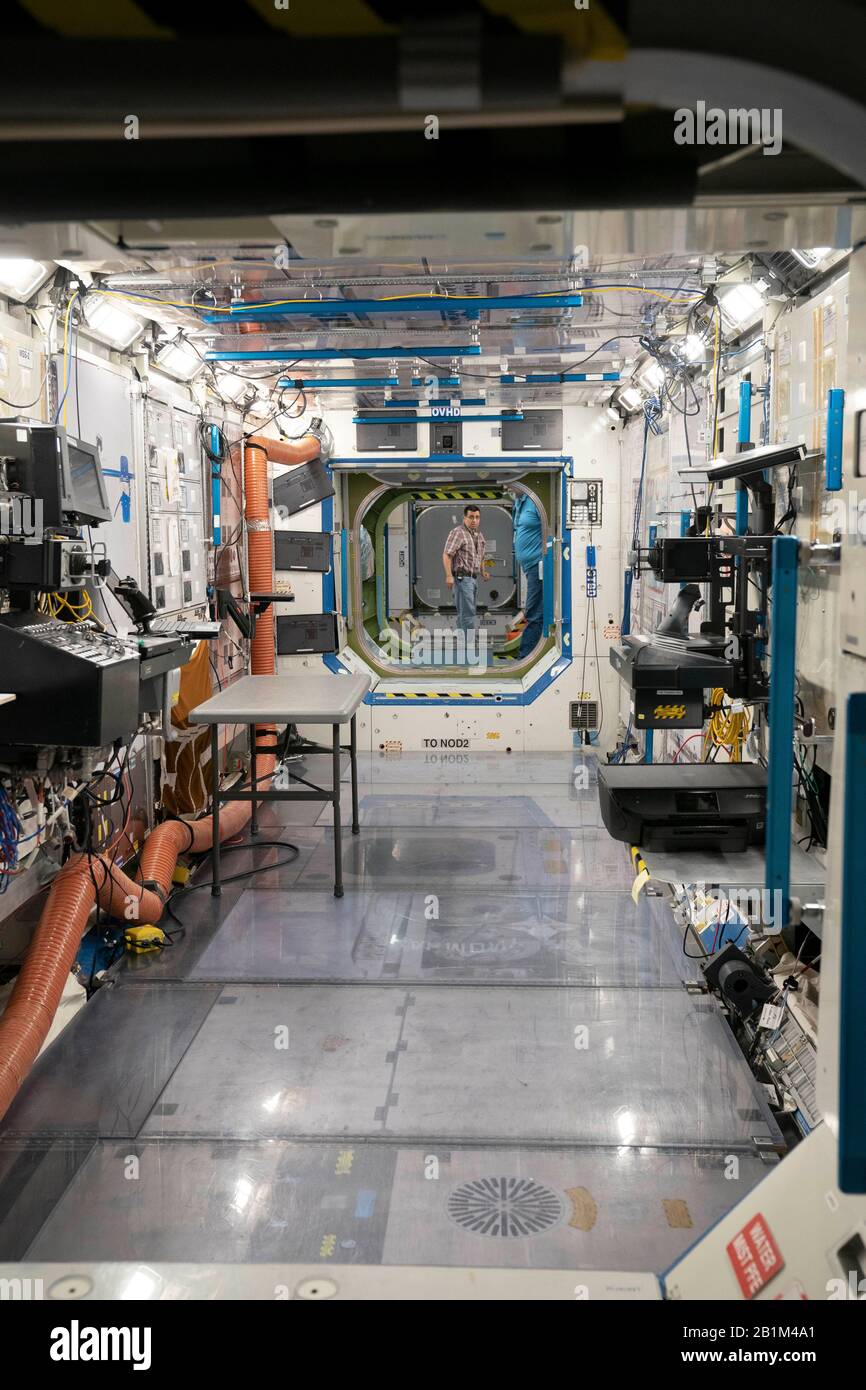 Innenansicht einer Vollausstattung der Internationalen Raumstation (ISS ...