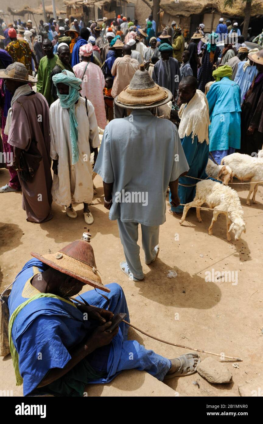 Peul hut -Fotos und -Bildmaterial in hoher Auflösung – Alamy