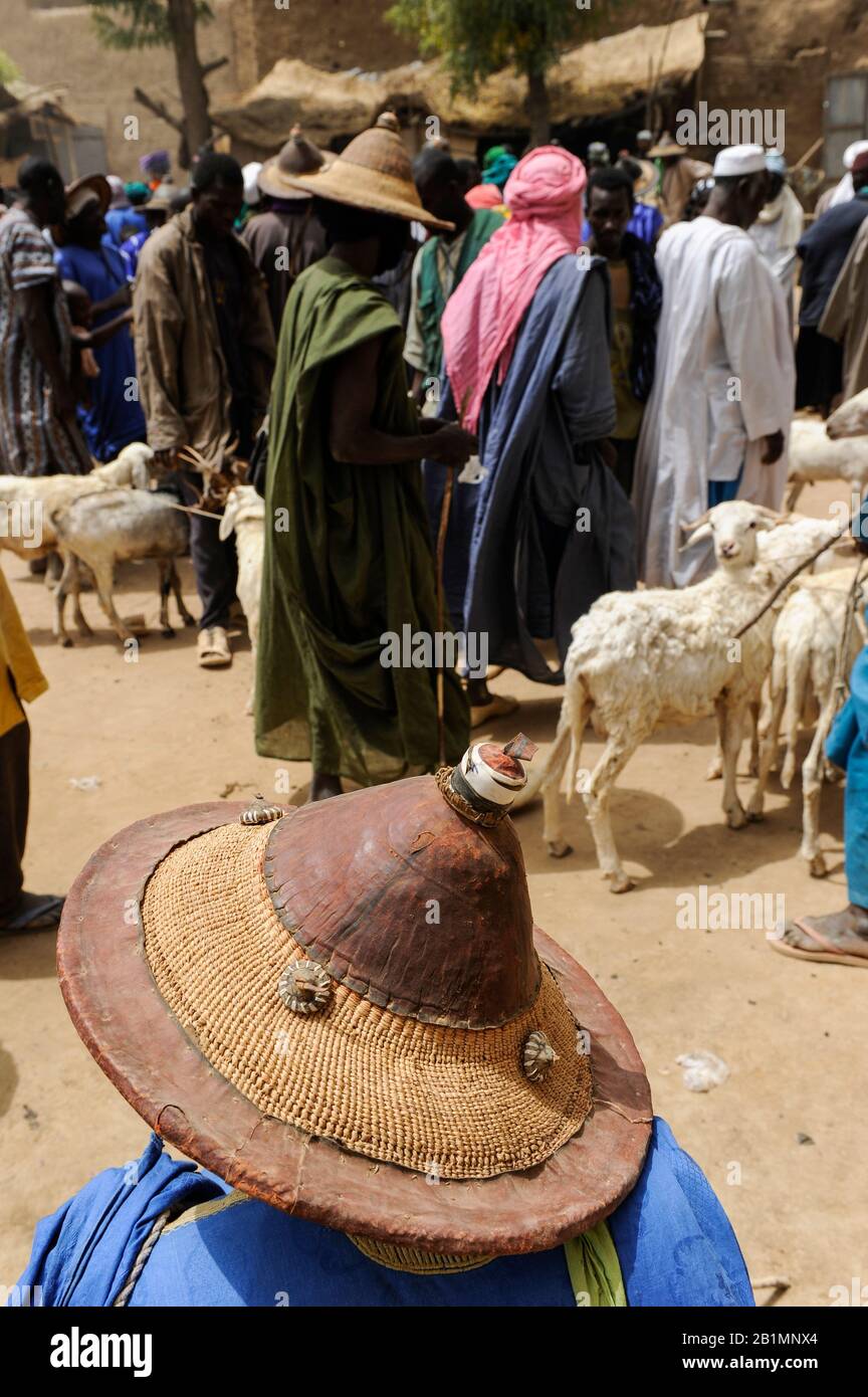 Peul hut -Fotos und -Bildmaterial in hoher Auflösung – Alamy