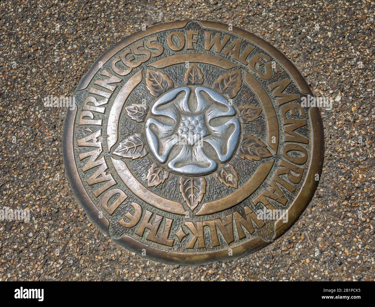 Diana prinzessin von wales memorial walk -Fotos und -Bildmaterial in ...