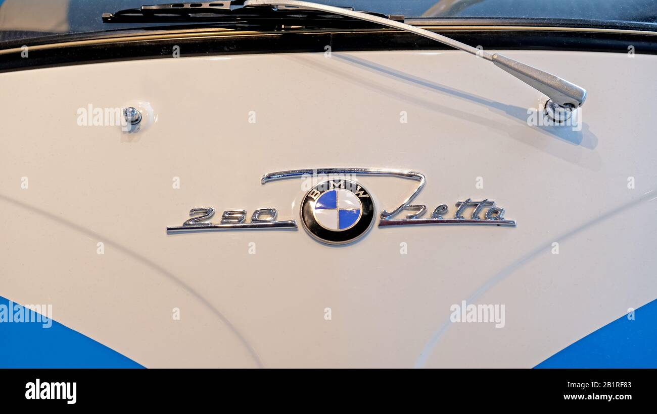 Blaues logo isetta -Fotos und -Bildmaterial in hoher Auflösung – Alamy