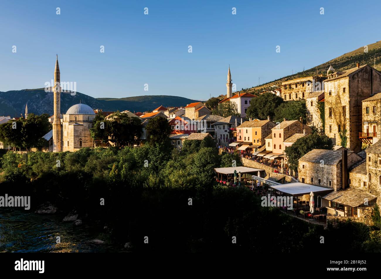 WSiev der Mostar Altstadt mit der Koskin-Mehmed Paschas Moschee ...